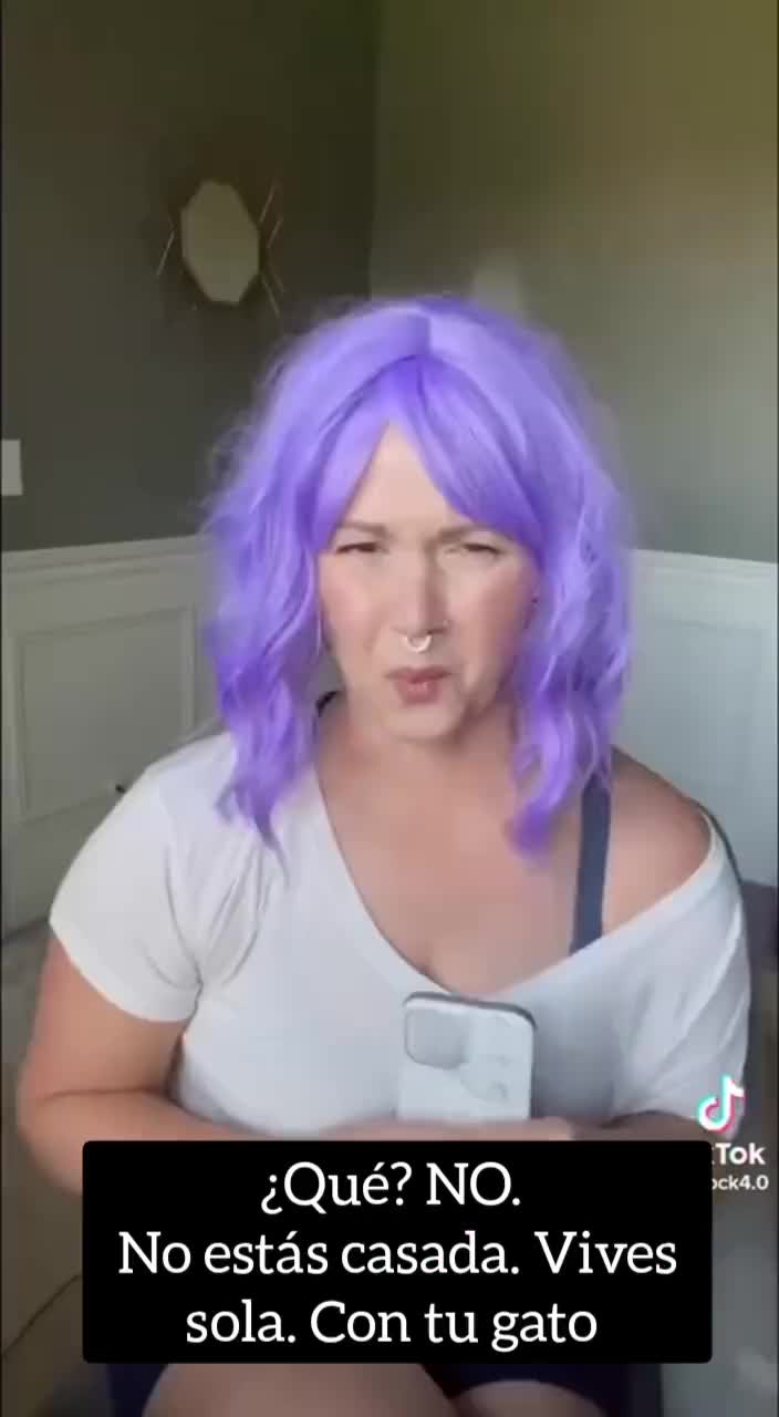 Mujer de los años 50 viene a 2022 para comprobar lo “maravillosa” que ...